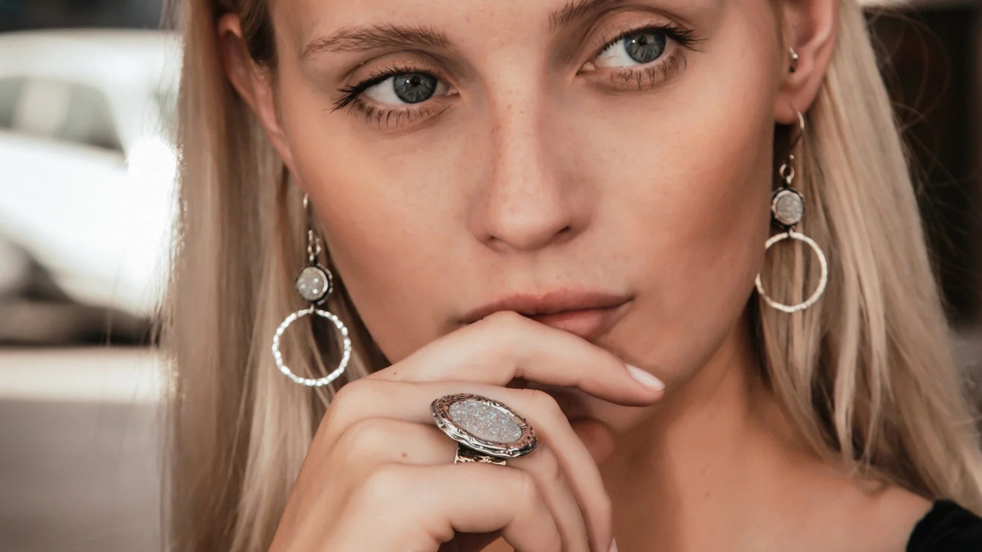What Does 925 Mean on Jewelry? Everything You Need to Know – Spira Jewels
